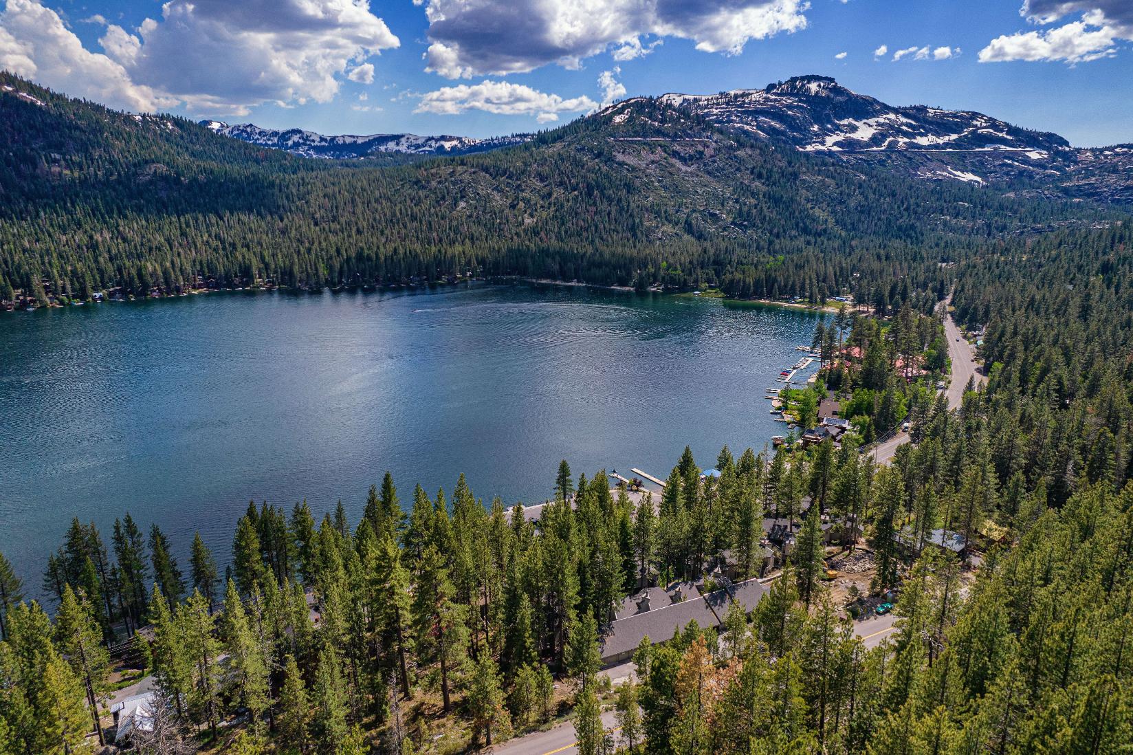 Truckee Hotel - Donner Lake Village